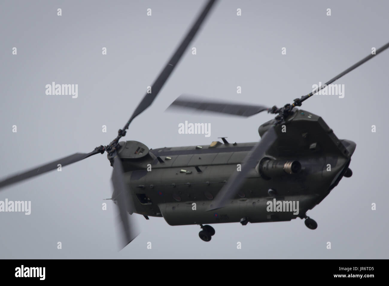 Chinook helicopter tank hi-res stock photography and images - Alamy