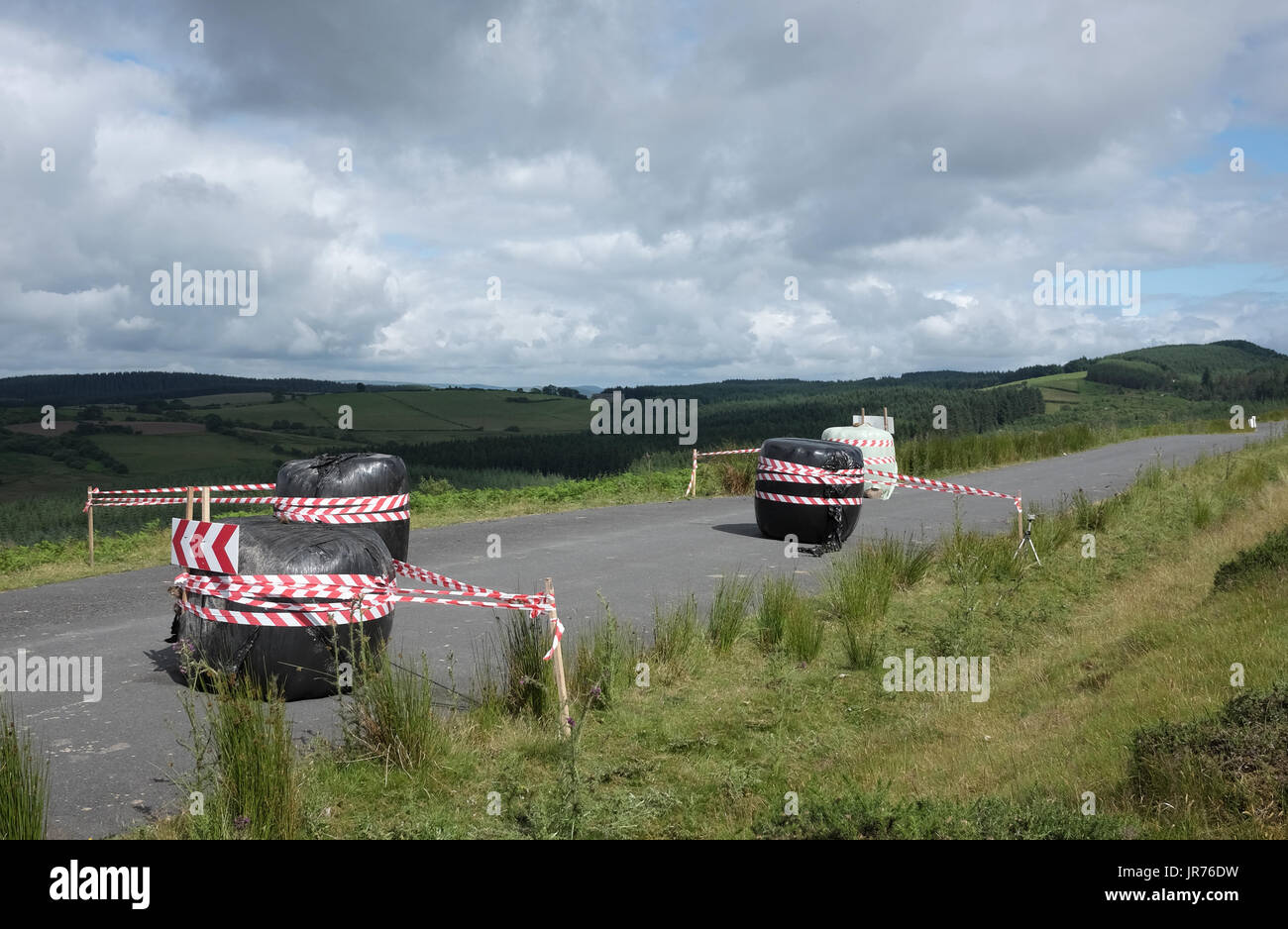 Car race track safety barrier hi-res stock photography and images - Alamy
