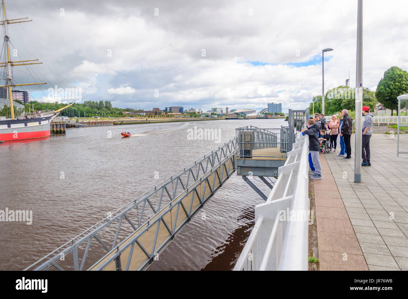 Govan summer ferry hi-res stock photography and images - Alamy