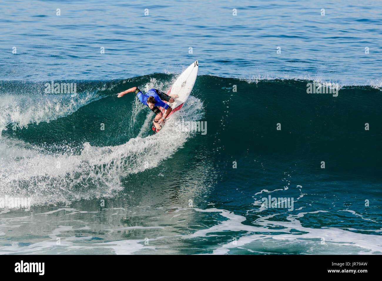 Huntington Beach, USA. 03 August, 2017. Brett Simpson (USA) competes at ...