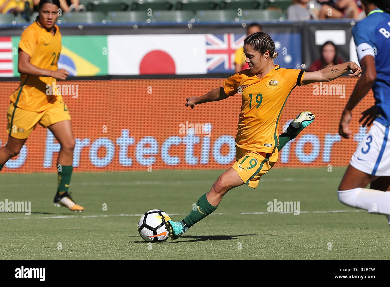 August 3, 2017: Australia midfielder Katrina Gorry (19) fires from ...