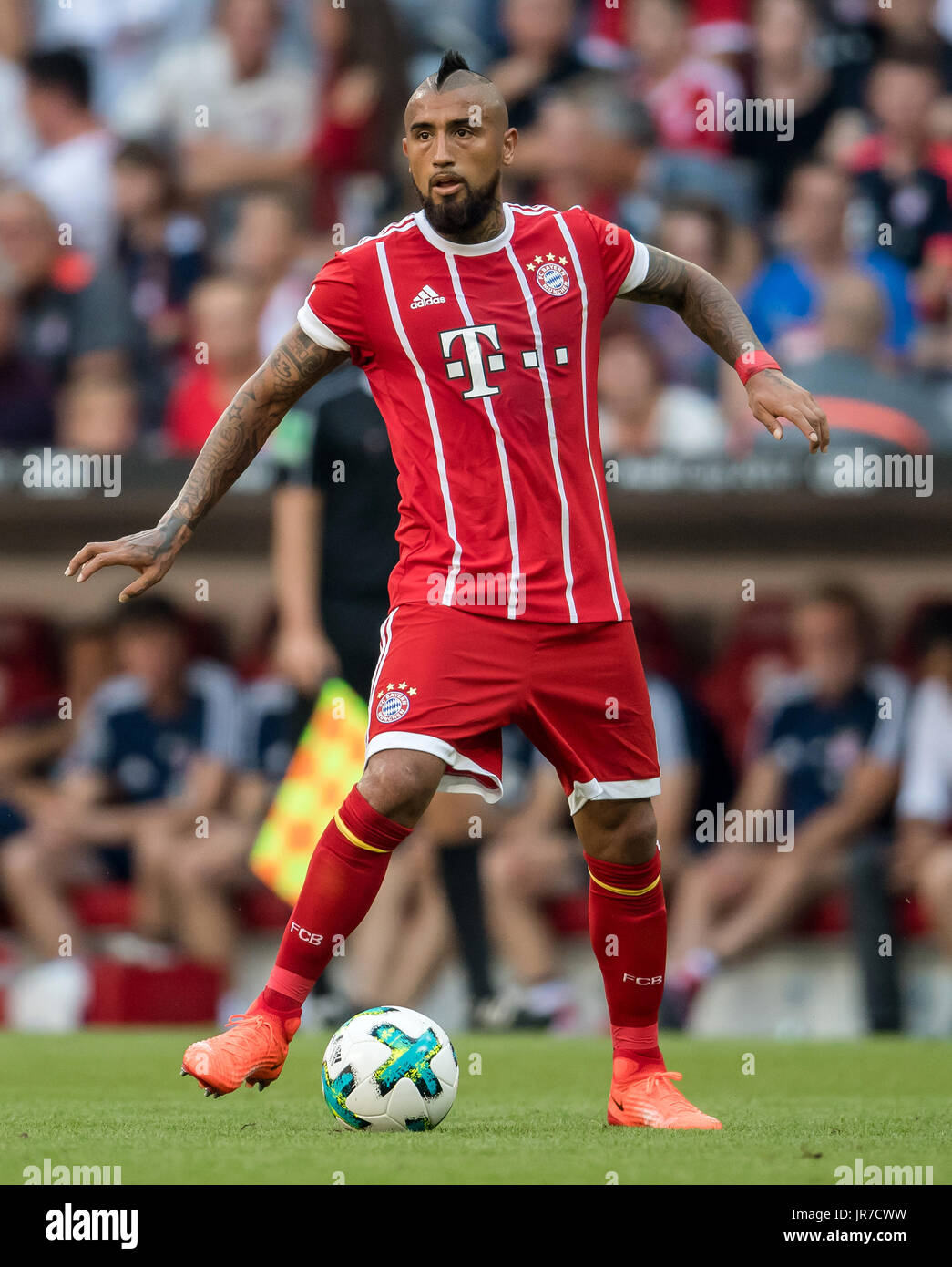 Munich, Germany. 2nd Aug, 2017. Bayern's Arturo Vidal in action during ...