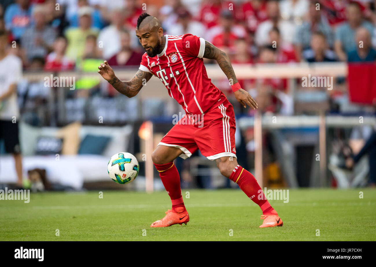 Munich, Germany. 2nd Aug, 2017. Bayern's Arturo Vidal in action during ...