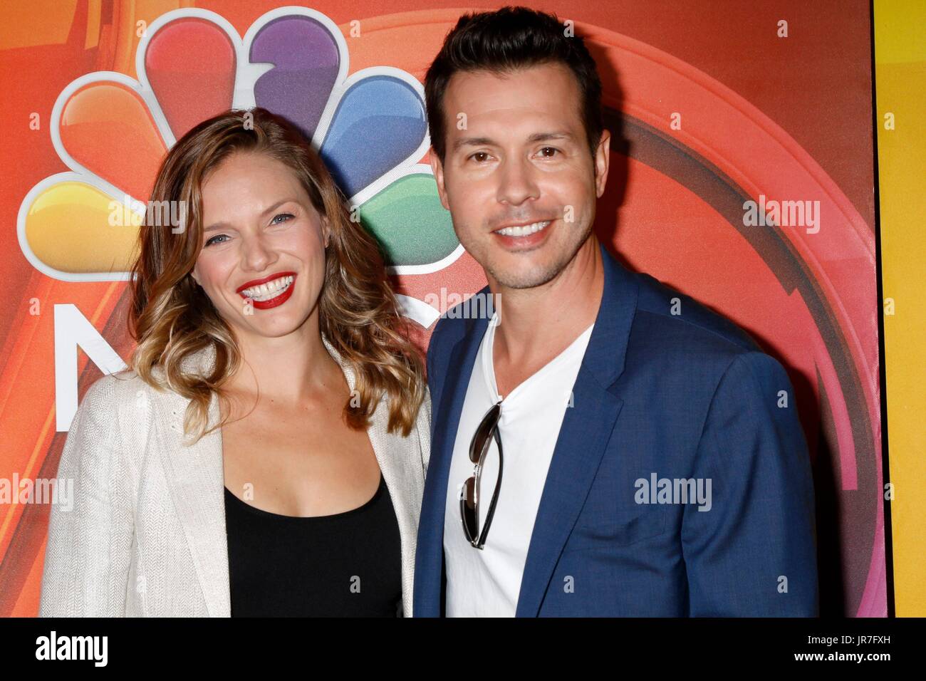 Tracy spiridakos jon seda hi-res stock photography and images - Alamy
