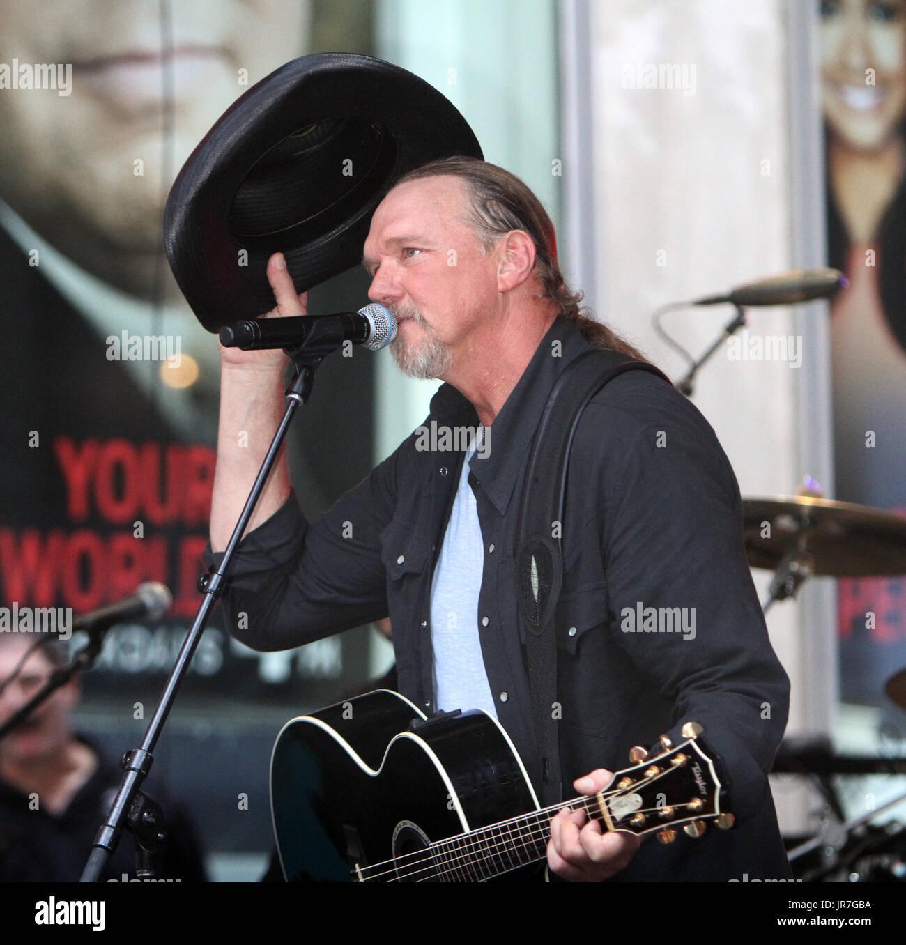 New York, NY, USA. 4th Aug, 2017. Trace Adkins performs on Fox ...
