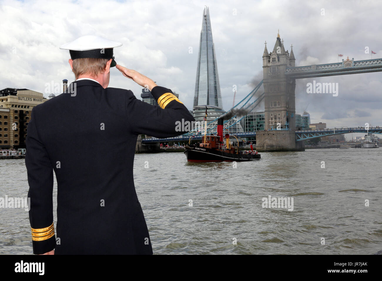 Navy Salute Stock Photos & Navy Salute Stock Images - Alamy