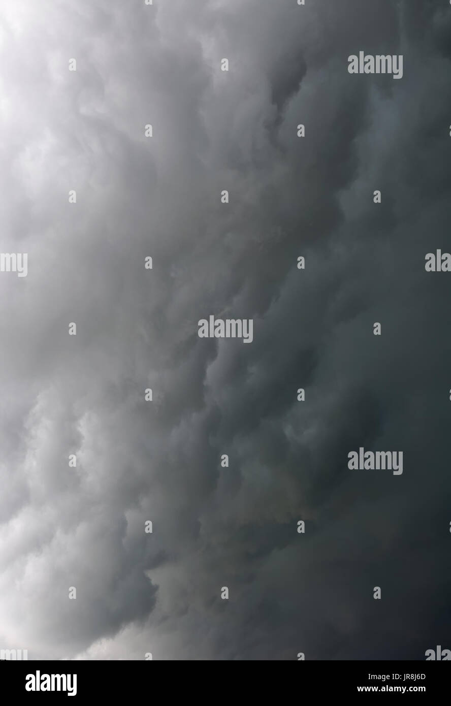 Grey clouds vertical daytime cloudy hi-res stock photography and images ...