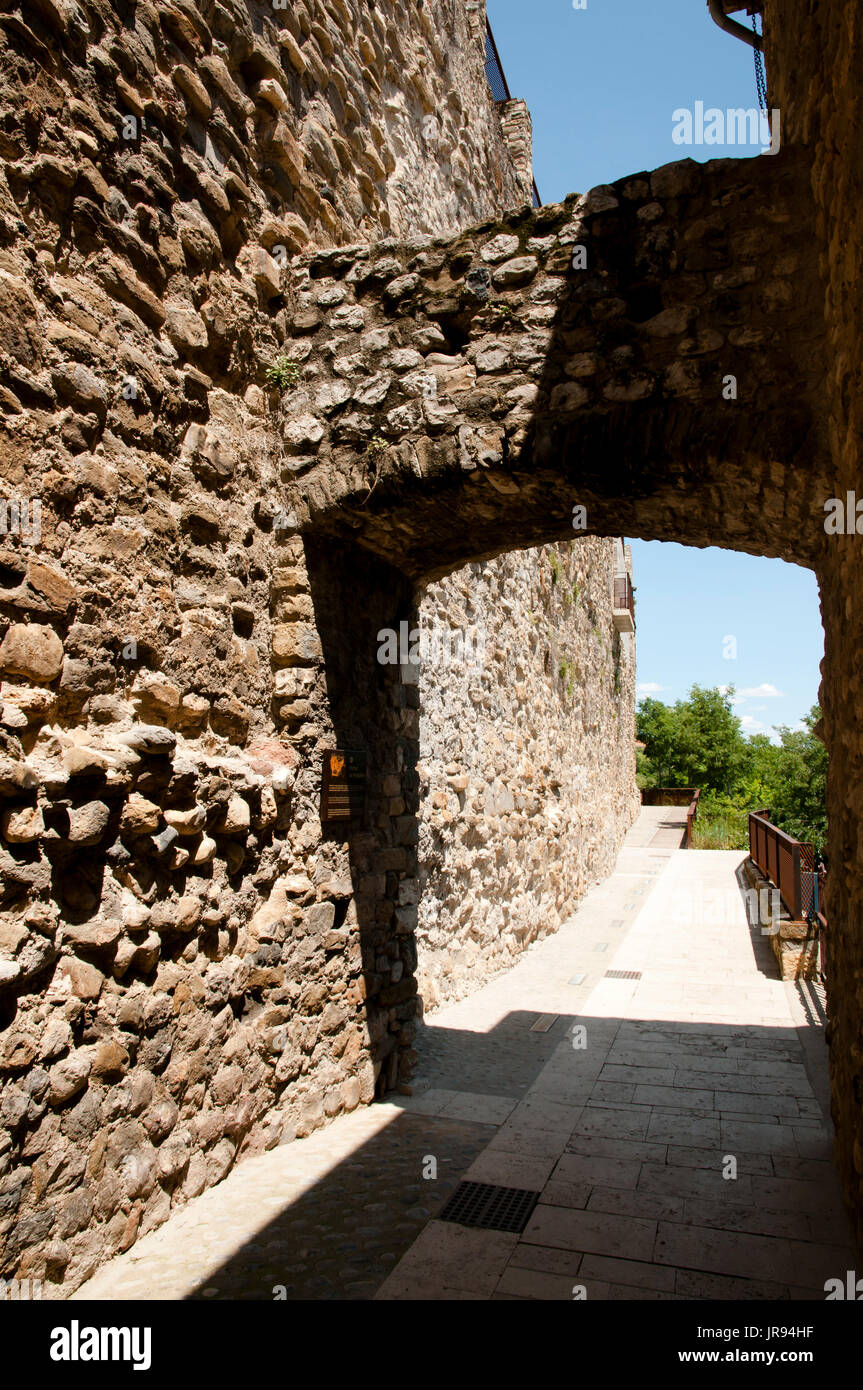 Rocafort Portal - Besalu - Spain Stock Photo - Alamy