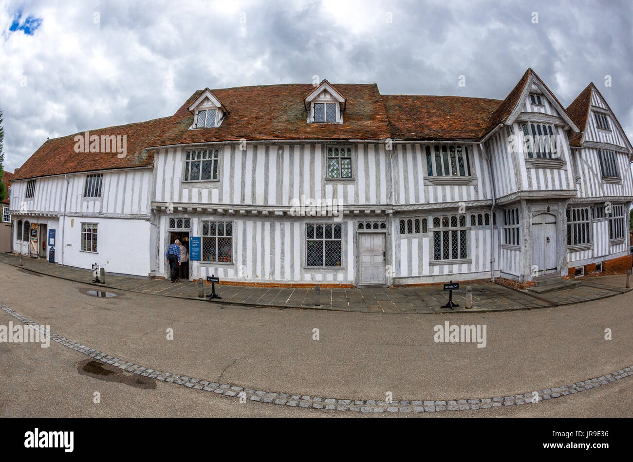 Tudor guildhall hi-res stock photography and images - Alamy