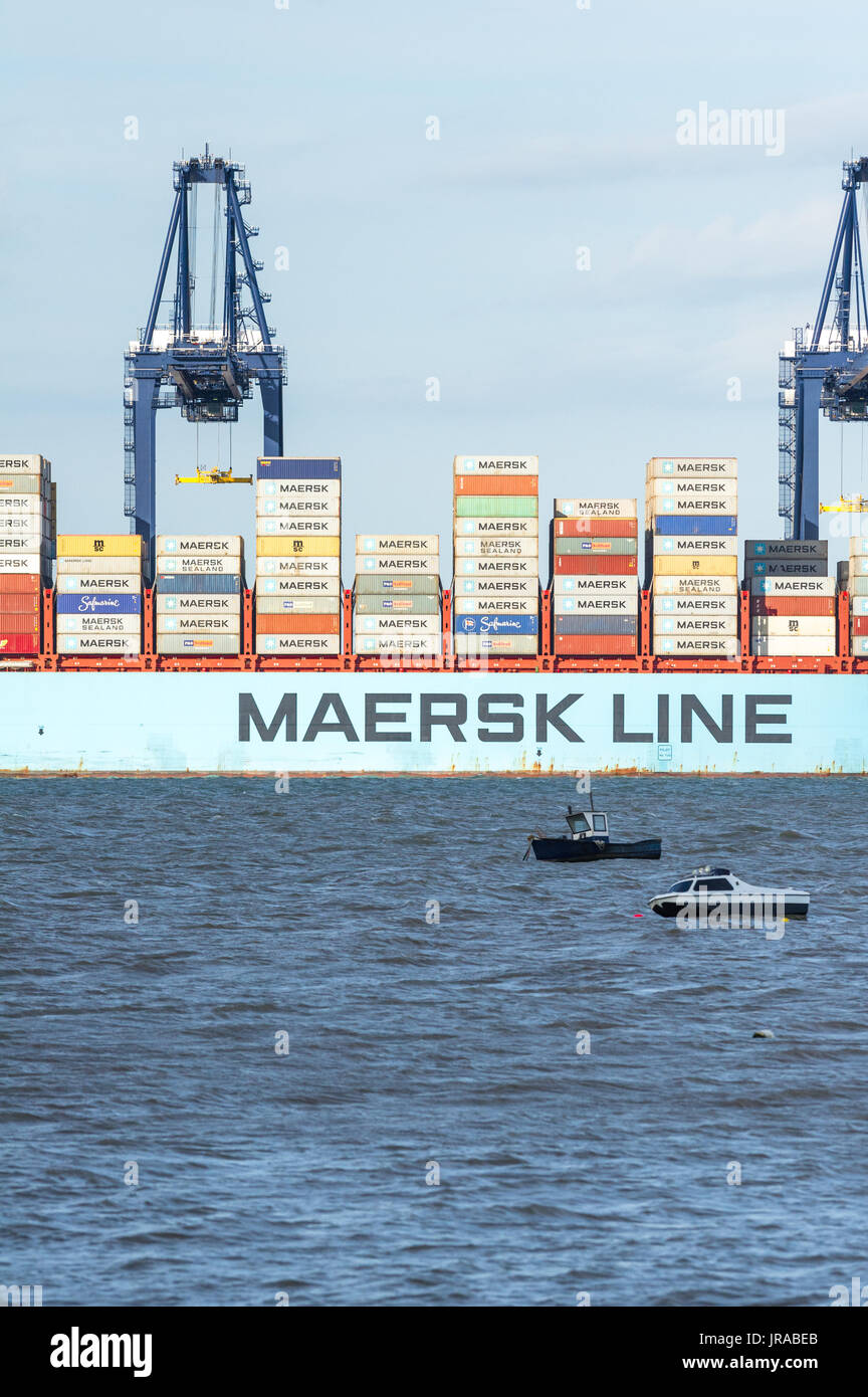 Maersk line containers hi-res stock photography and images - Alamy