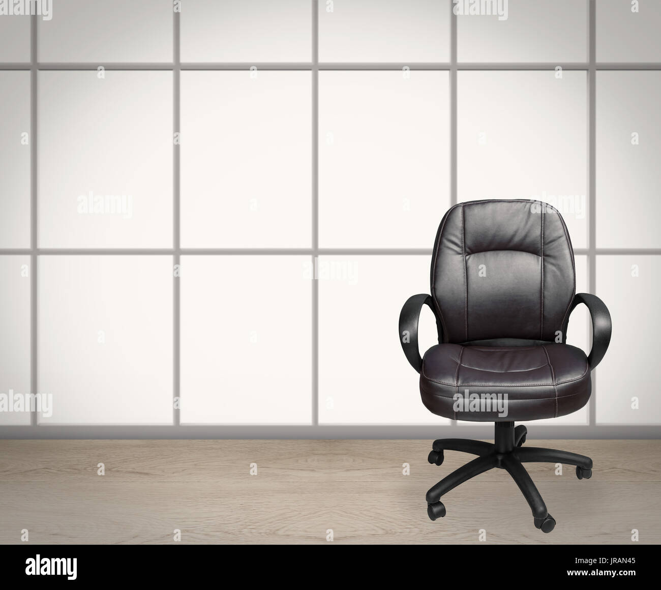 empty office chair with office background Stock Photo - Alamy