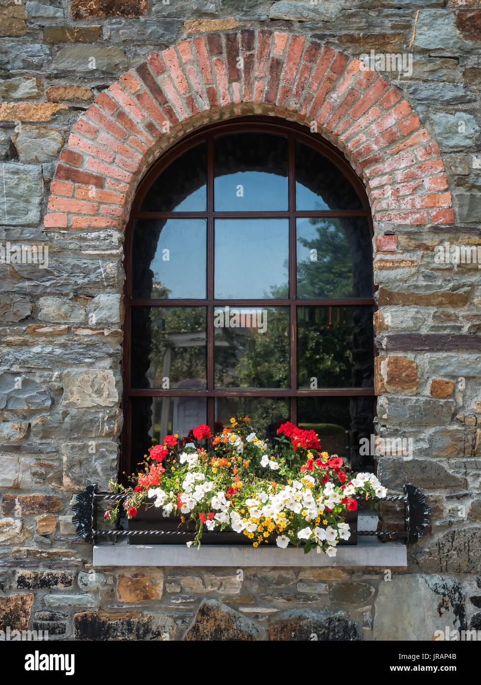 Many windows are open hi-res stock photography and images - Alamy