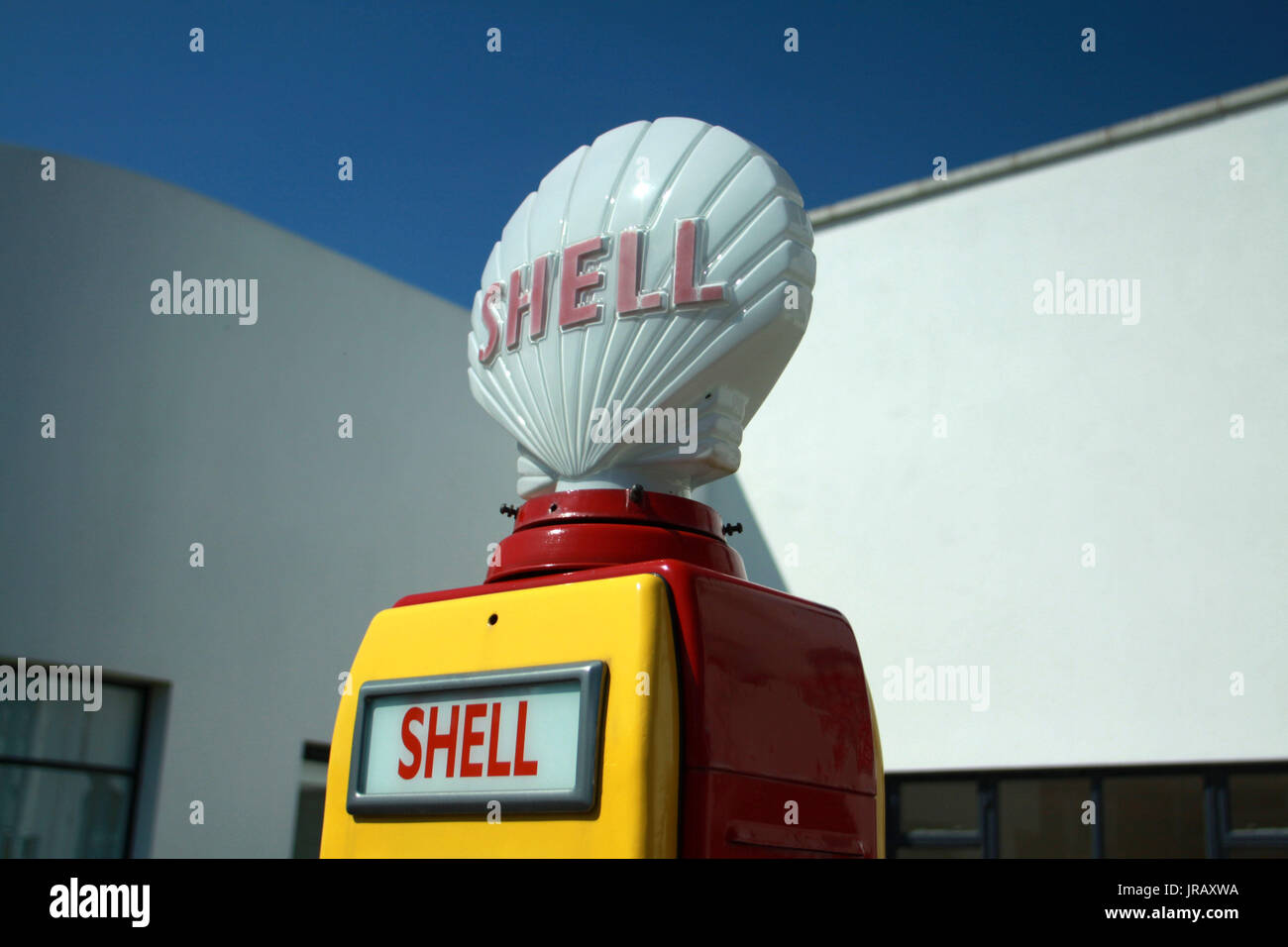 1950s shell station hi-res stock photography and images - Alamy