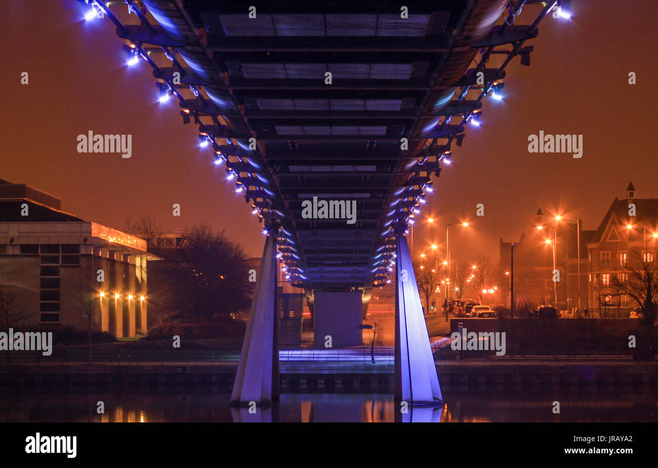 Infinity bridge england hi-res stock photography and images - Alamy