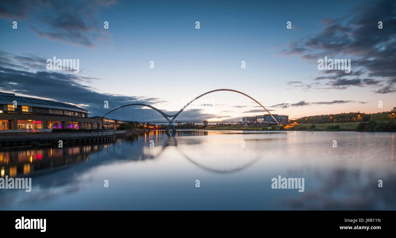 Infinity bridge uk hi-res stock photography and images - Alamy