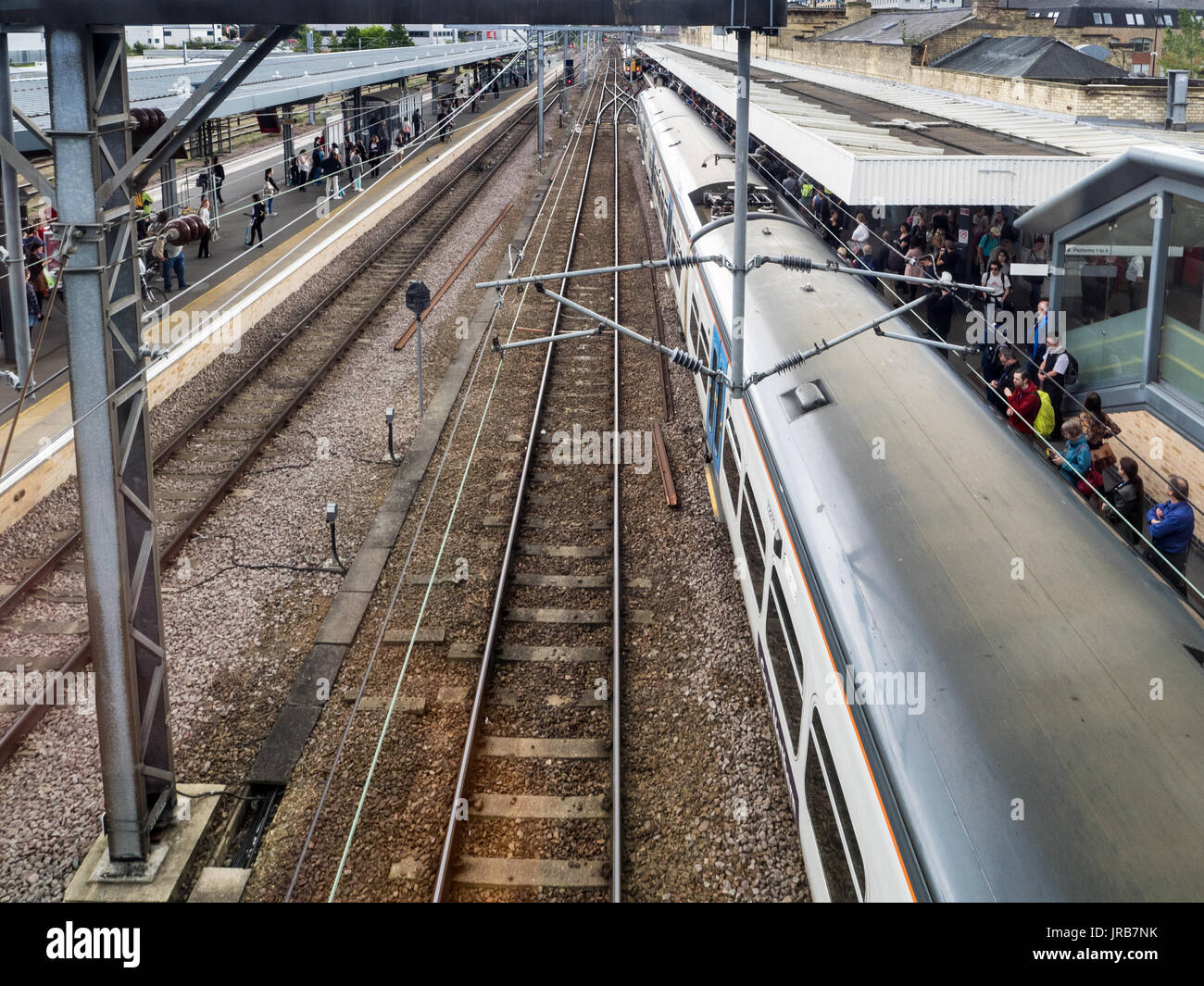 Cambridge Railway Station - A train arrives at Cambridge Railway ...