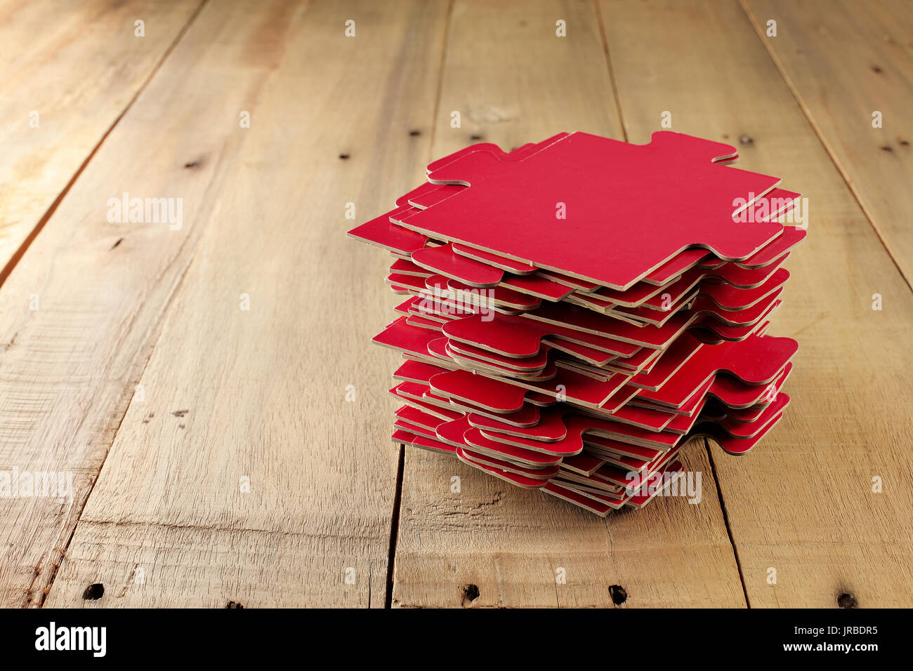 Pile of jigsaw puzzle pieces hi-res stock photography and images - Alamy