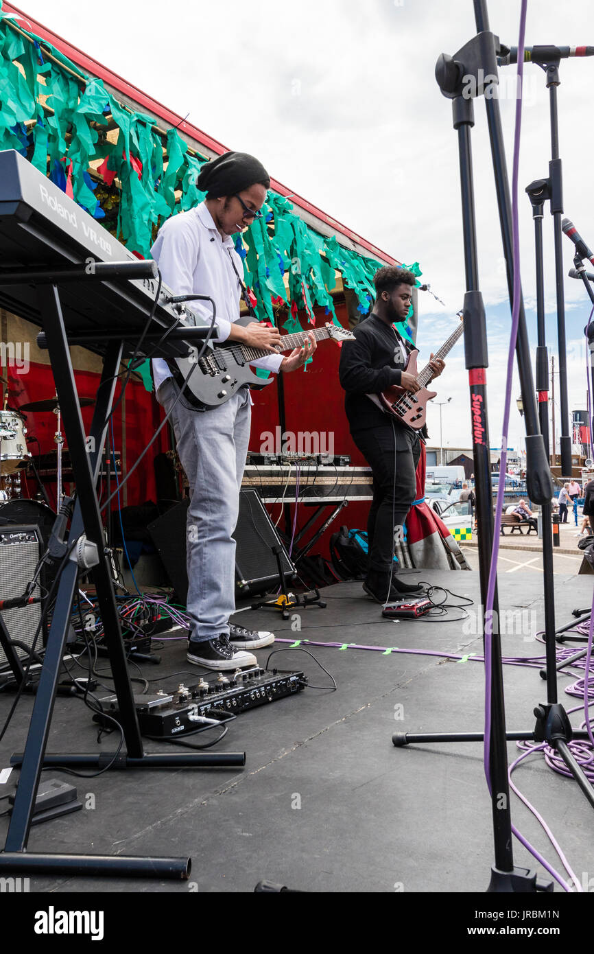 Sound check band hi-res stock photography and images - Alamy