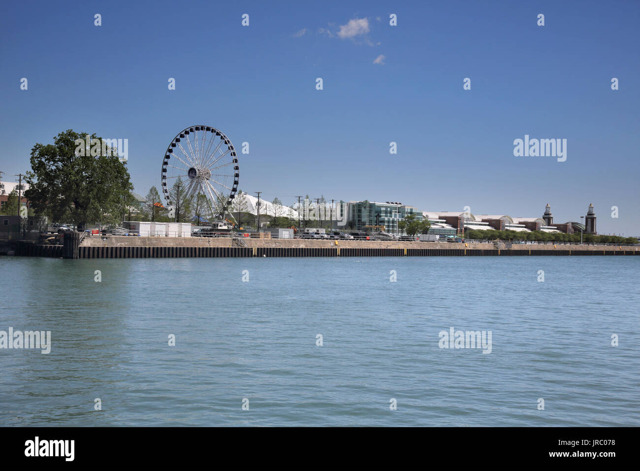 the giant wheel on the the navy pier chicago illinois Stock Photo - Alamy