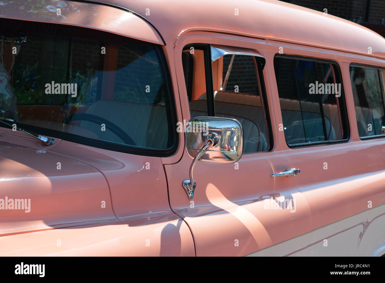 Vintage Pink Cars Stock Photo - Alamy