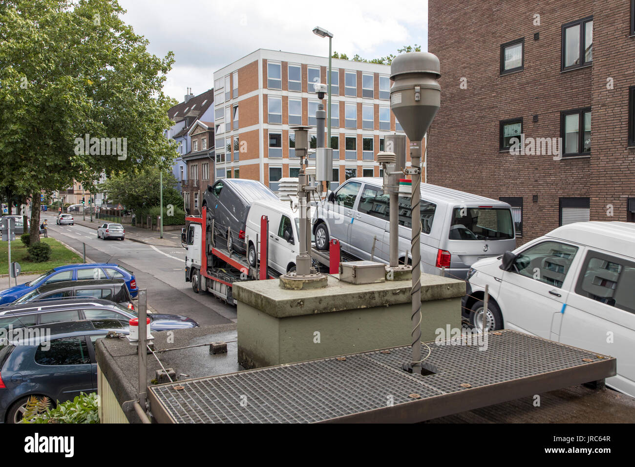 State Air measuring station, to check the air quality, on an inner city ...
