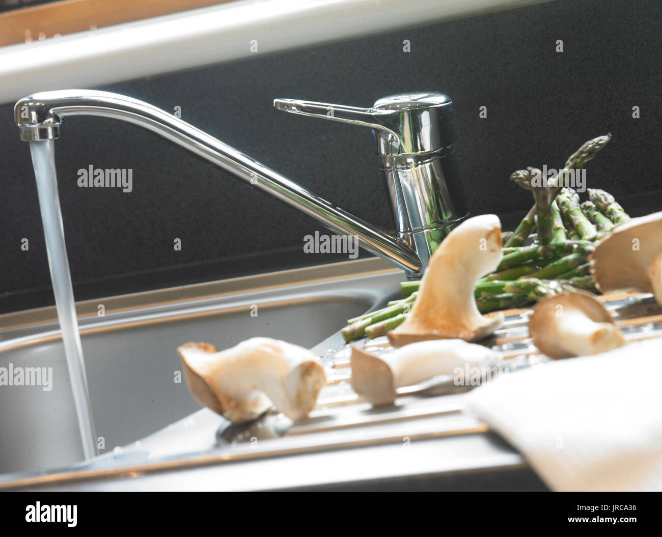 Drainer sink hi-res stock photography and images - Alamy