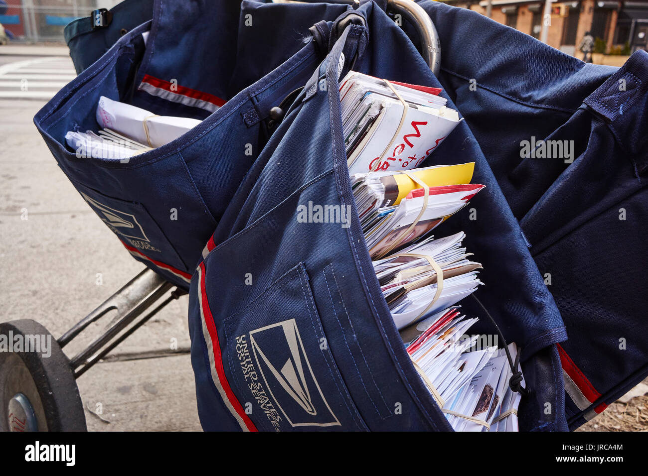 Hand sorting mail hi-res stock photography and images - Alamy