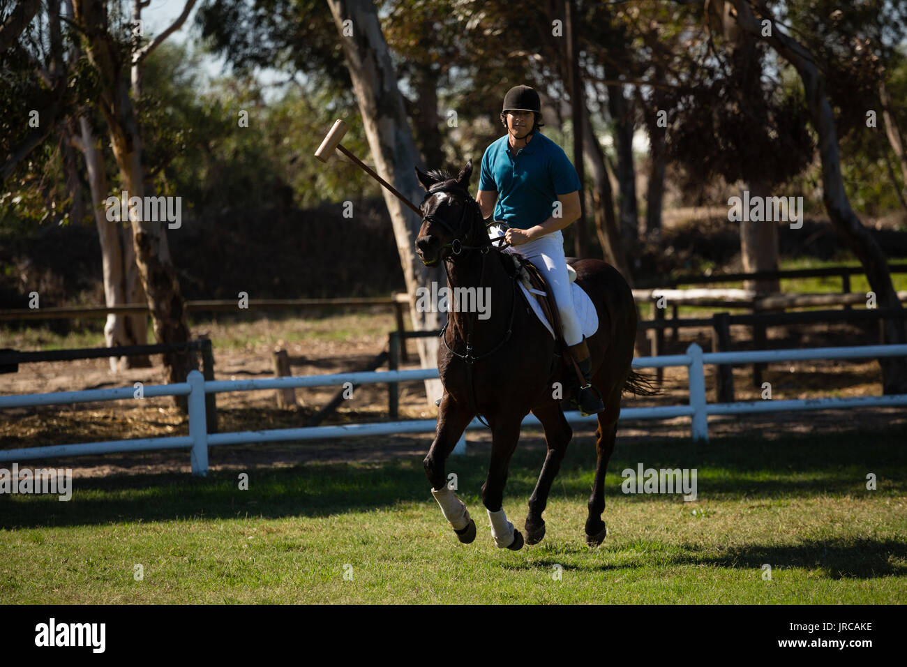 Male jockey riding horse hi-res stock photography and images - Alamy