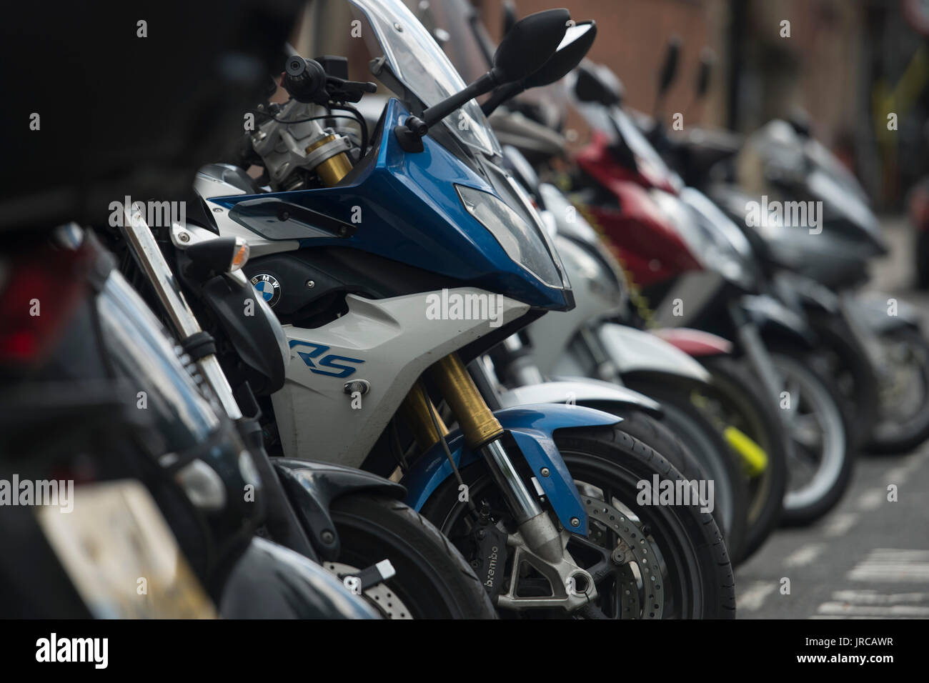 Moped stock hi-res stock photography and images - Alamy