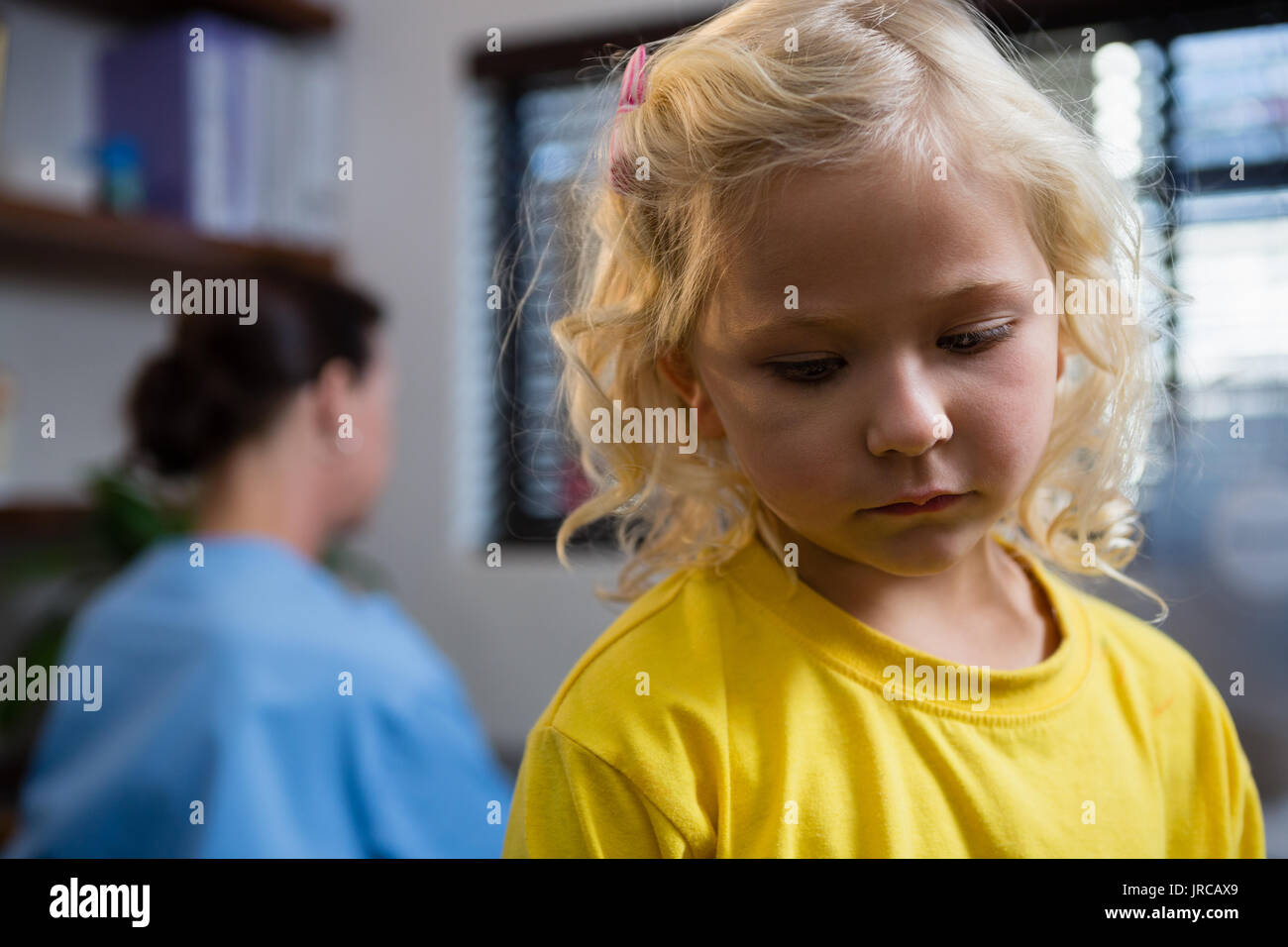 Girl hospital sad hi-res stock photography and images - Alamy