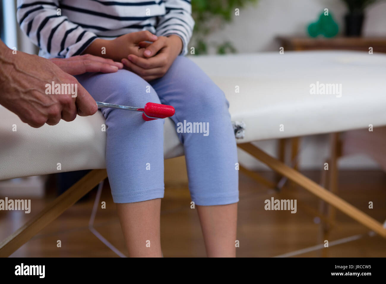 Reflexes at doctor hi-res stock photography and images - Alamy