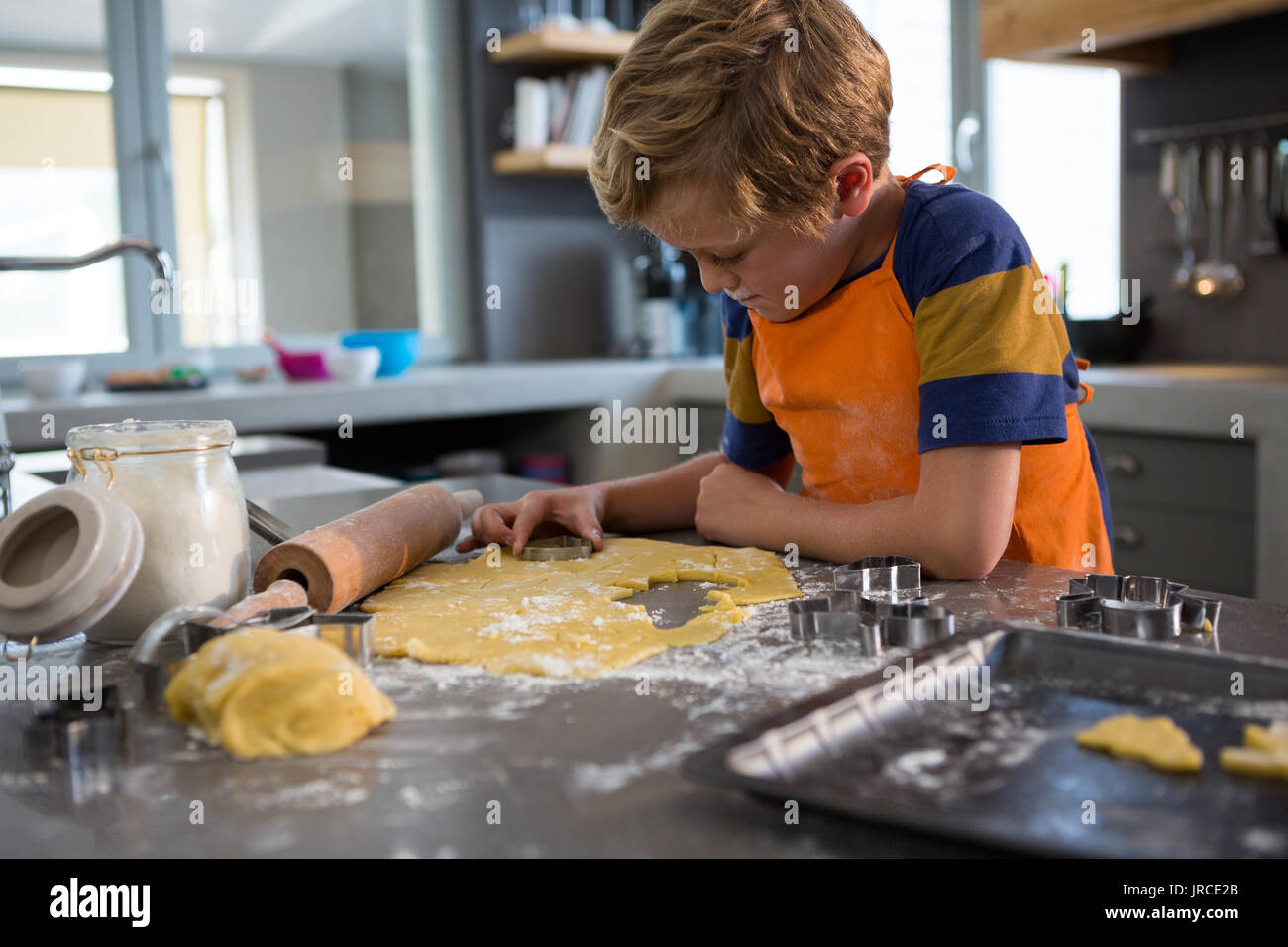 Body making shapes hi-res stock photography and images - Alamy