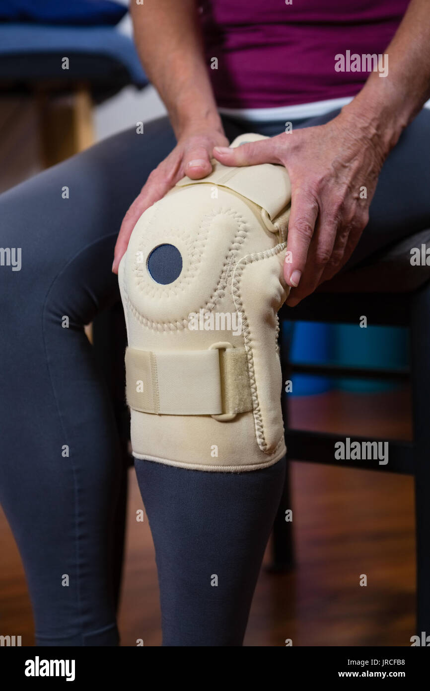 Knee cap hi-res stock photography and images - Alamy