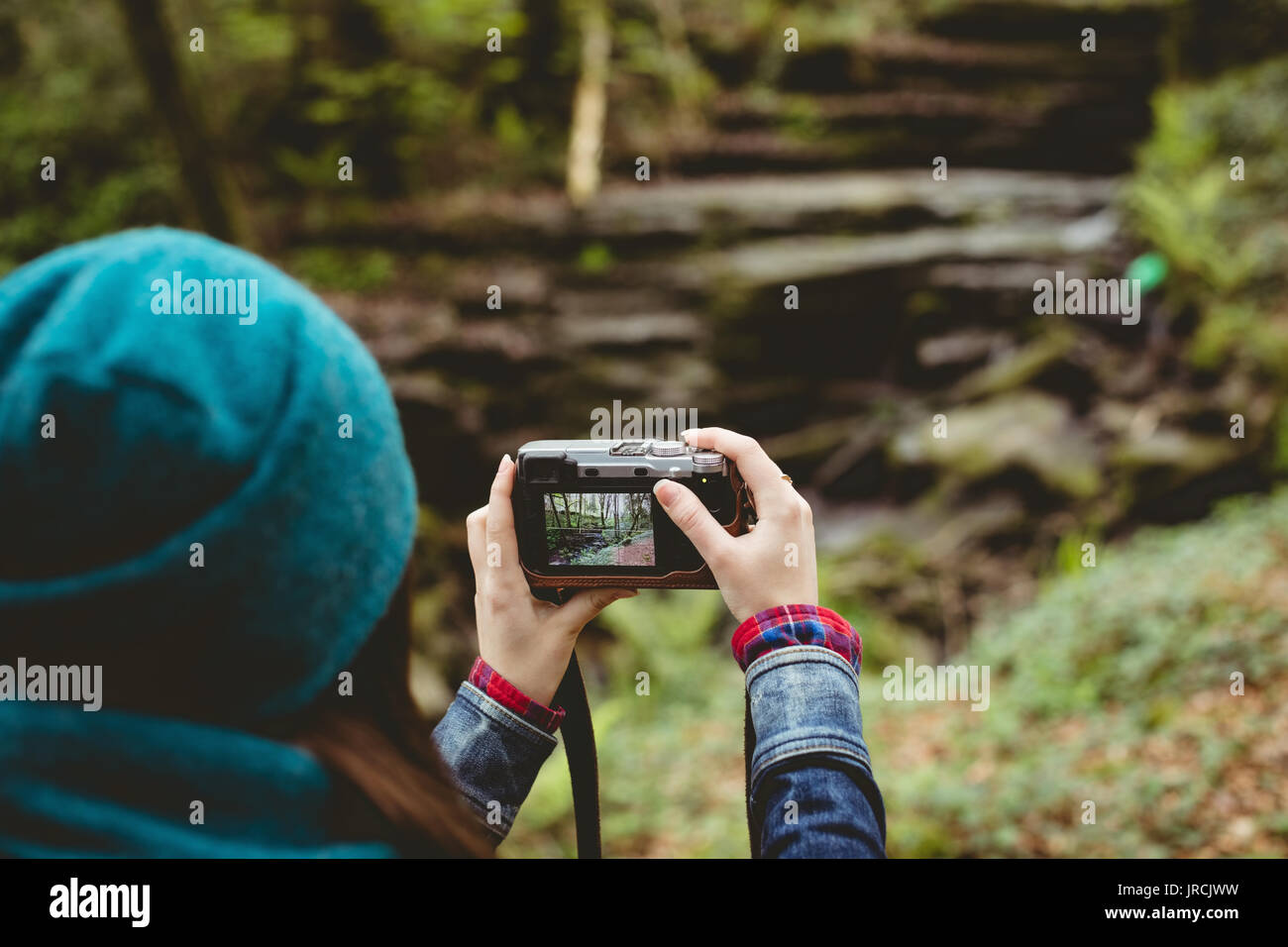 Woman clicking photos nature hi-res stock photography and images - Alamy