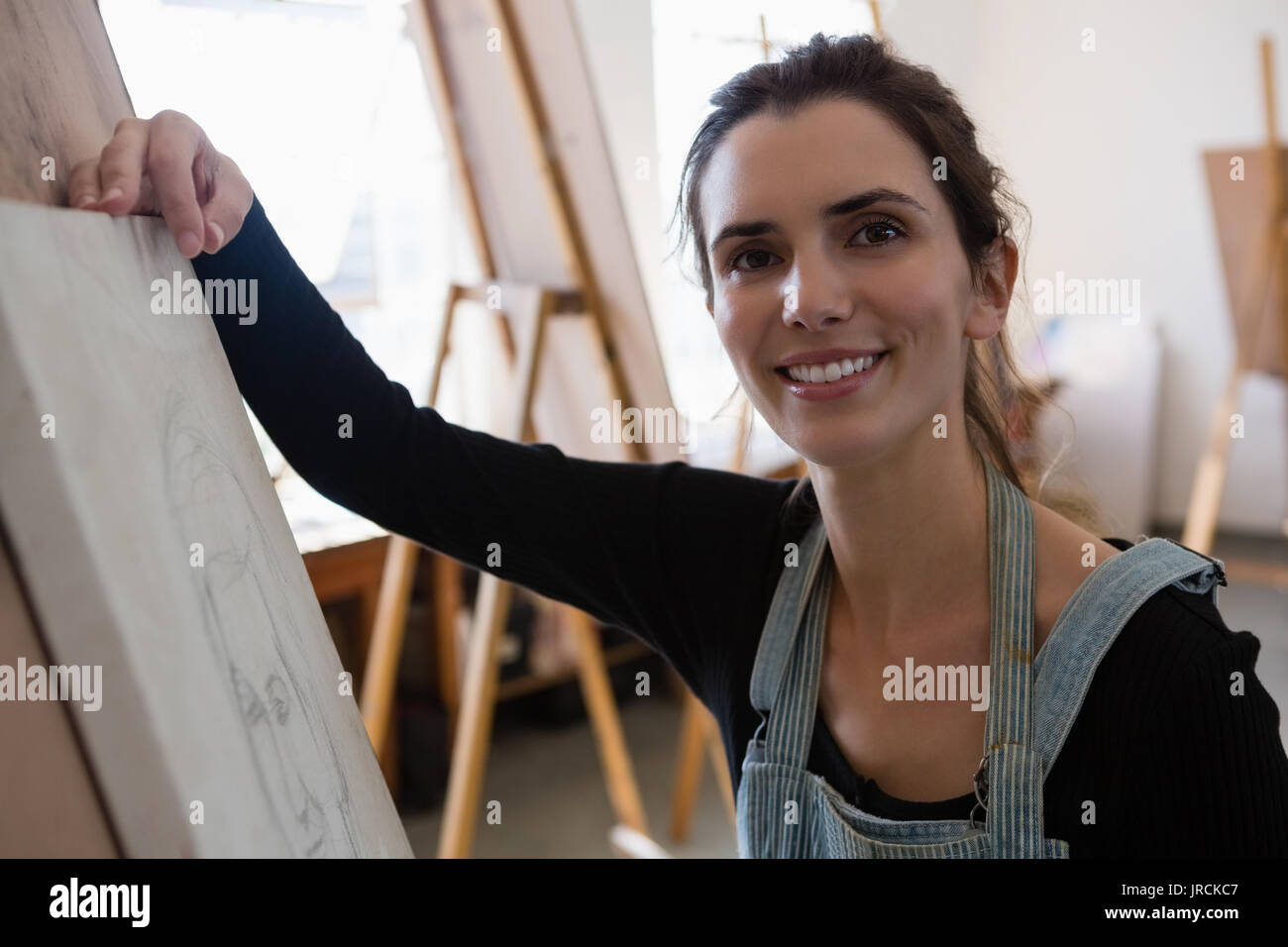 Panting easel hi-res stock photography and images - Alamy