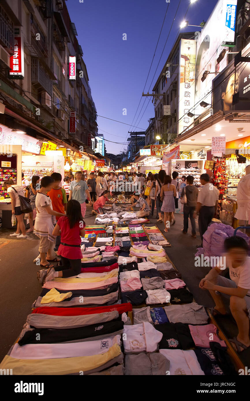 Taipei crowd motion hi-res stock photography and images - Alamy