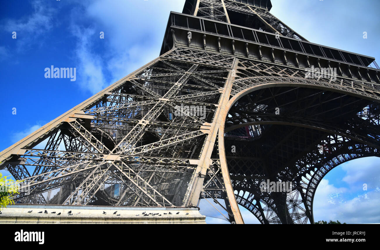 The eiffel tower legs hi-res stock photography and images - Alamy