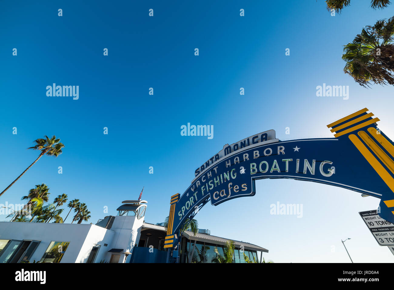 Santa monica attractions hi-res stock photography and images - Alamy