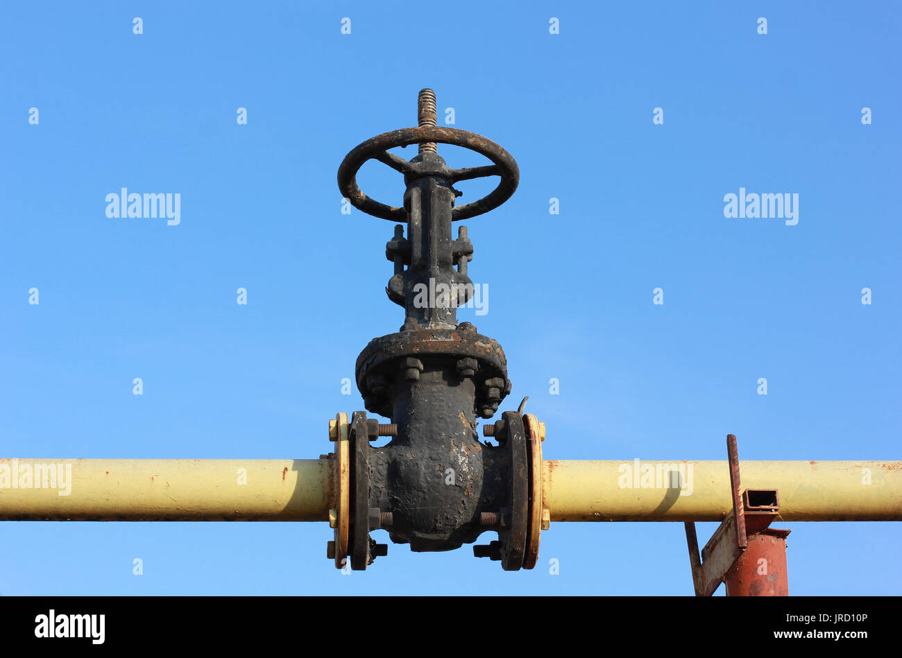 gas pipe valve Stock Photo - Alamy