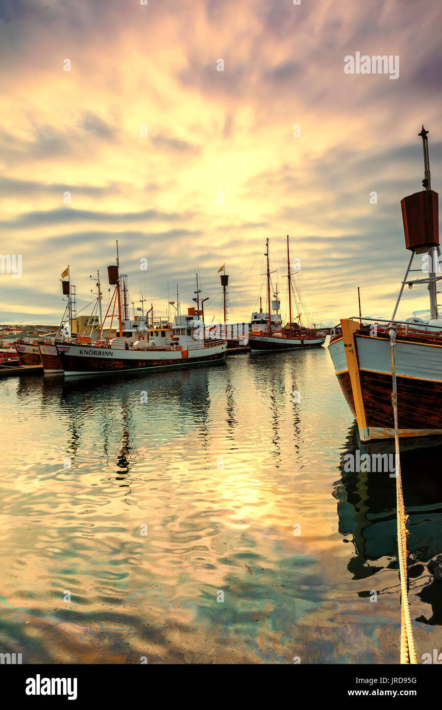 Traditional ship harbor evening hi-res stock photography and images - Alamy