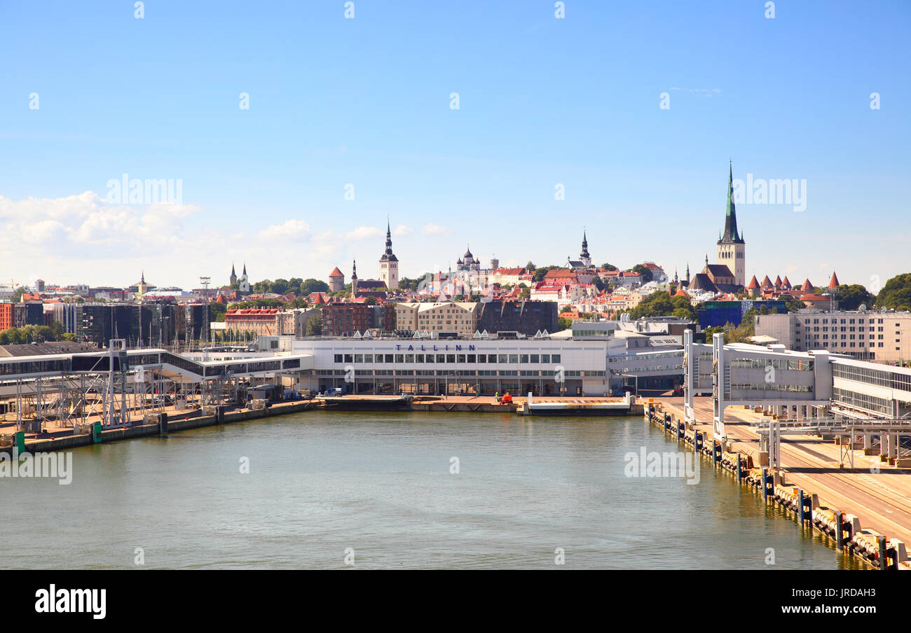 Tallin skyline hi-res stock photography and images - Alamy
