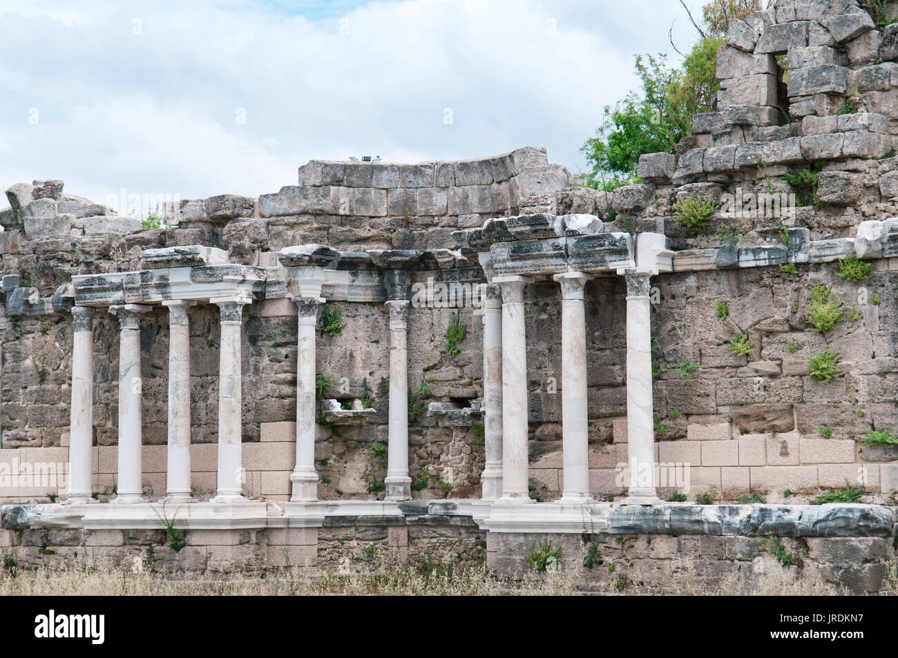 Ancient ruins in side hi-res stock photography and images - Alamy