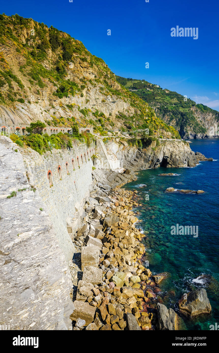 Tunnel on the Via dell'Amore (The Way of Love), Riomaggiore, Cinque ...