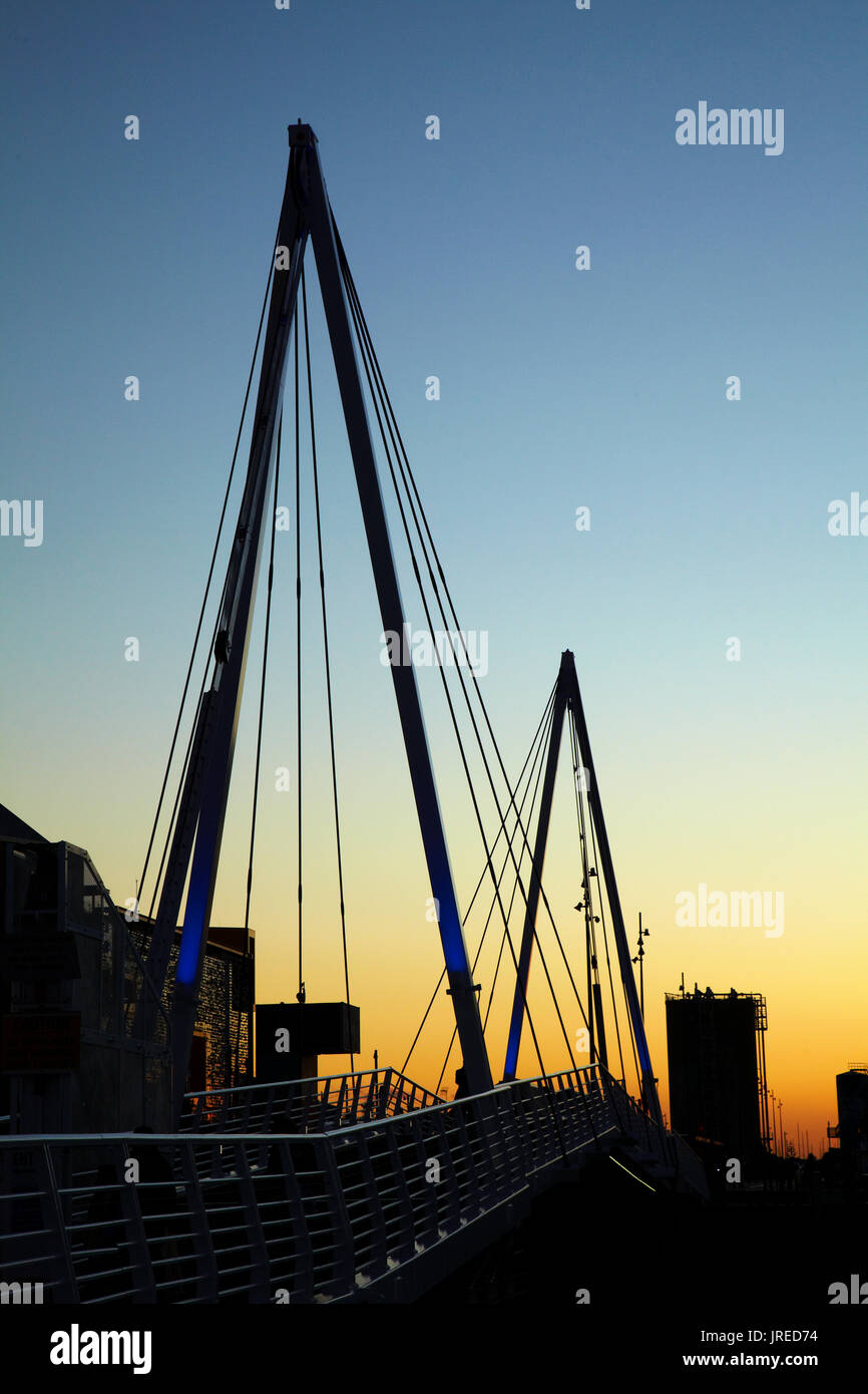 Draw bridges hi-res stock photography and images - Alamy