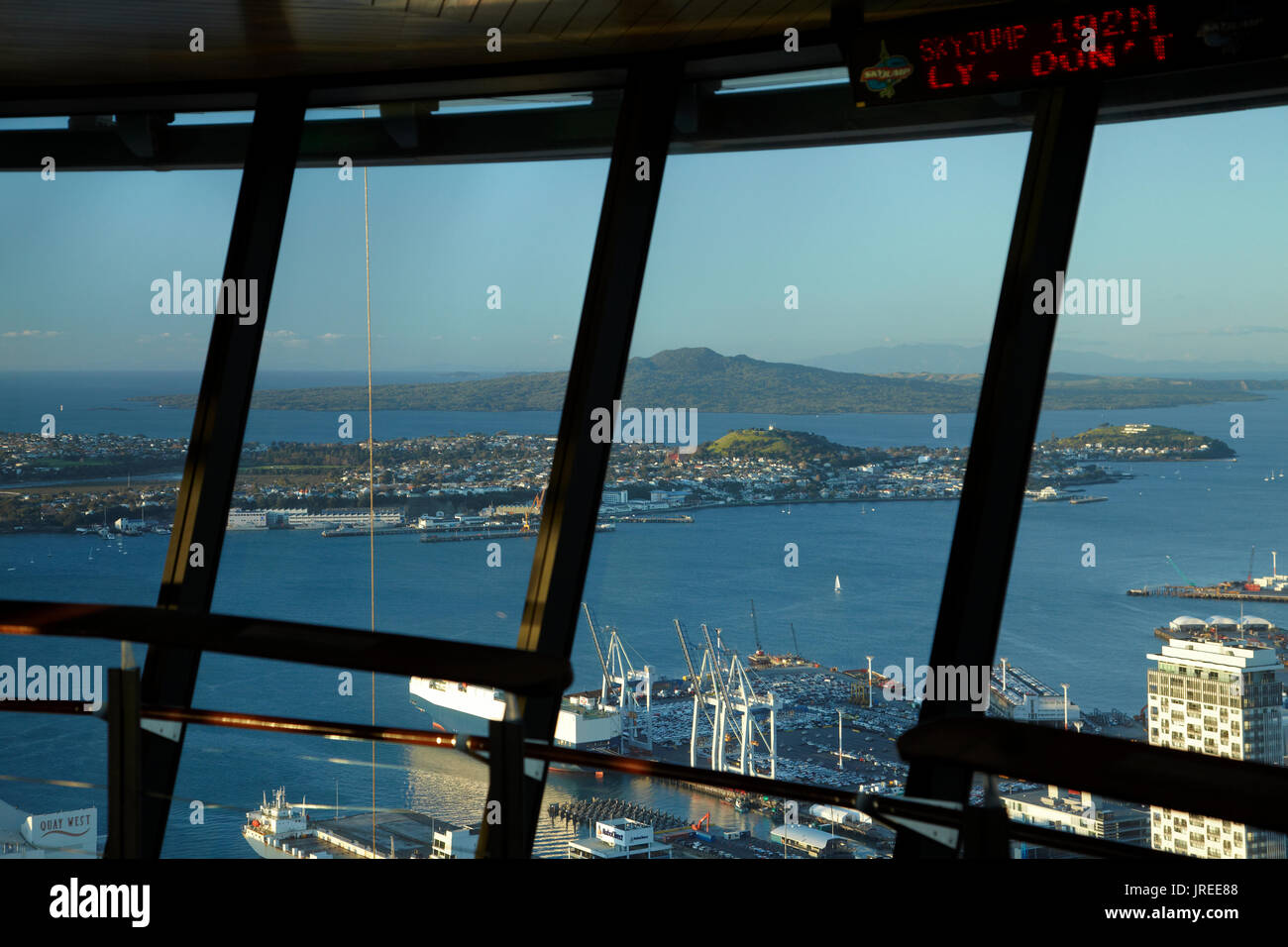 Auckland observation tower hi-res stock photography and images - Alamy
