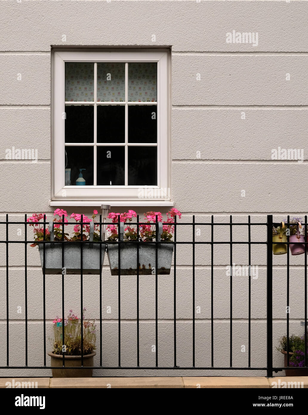 Blank off windows hi-res stock photography and images - Alamy