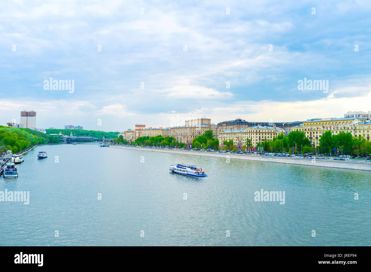 Cityscape along moskva river hi-res stock photography and images - Alamy