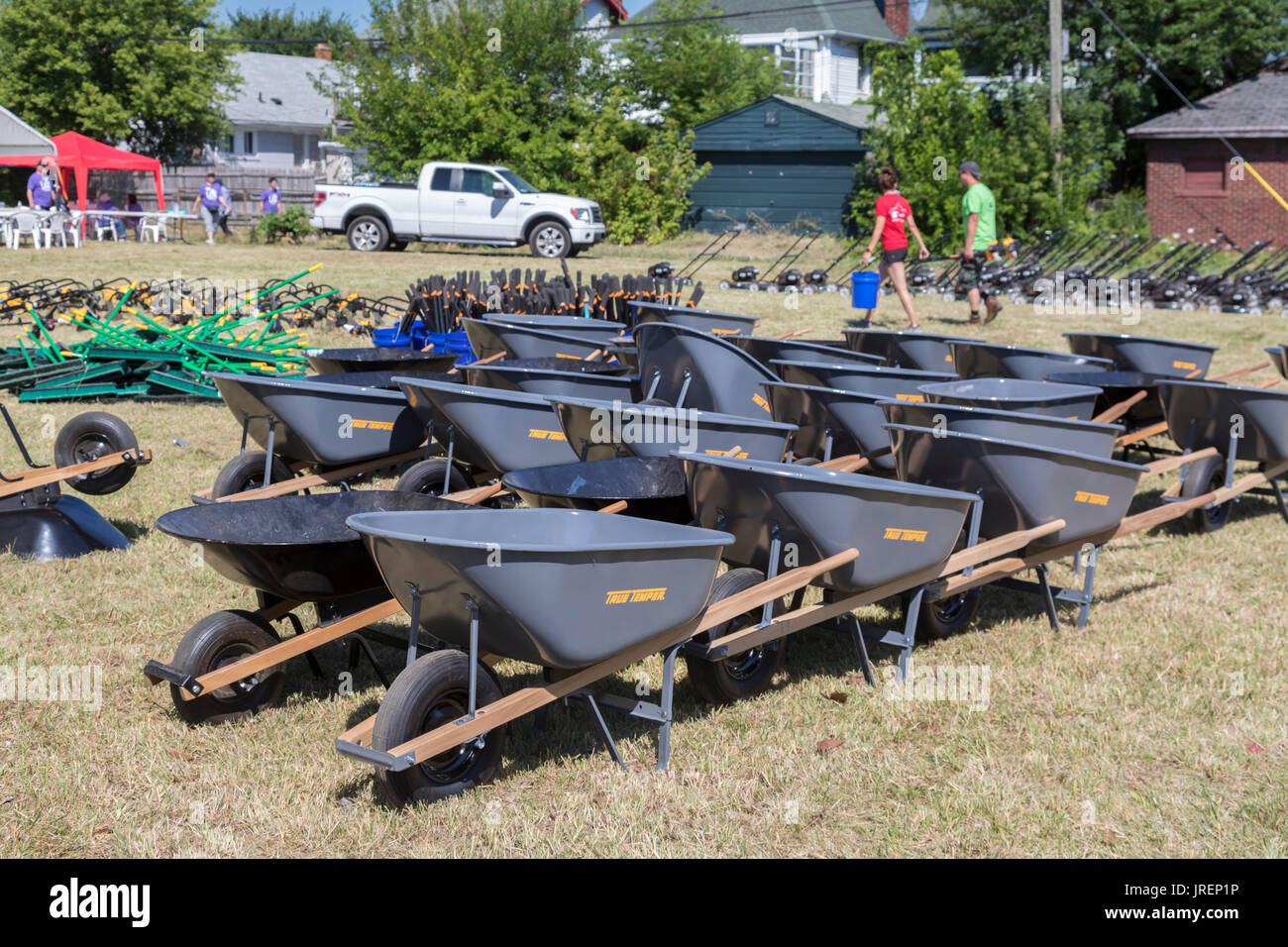 Community equipment service hi-res stock photography and images - Alamy