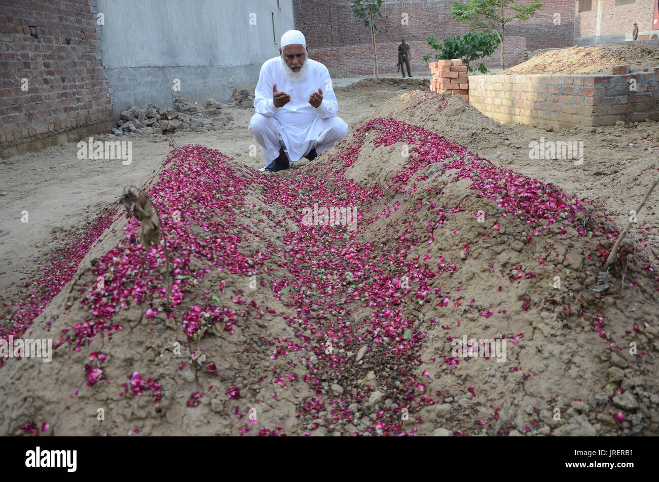 Lahore, Pakistan. 05th Aug, 2017. SSP operations Athar Sohail, DSP ...