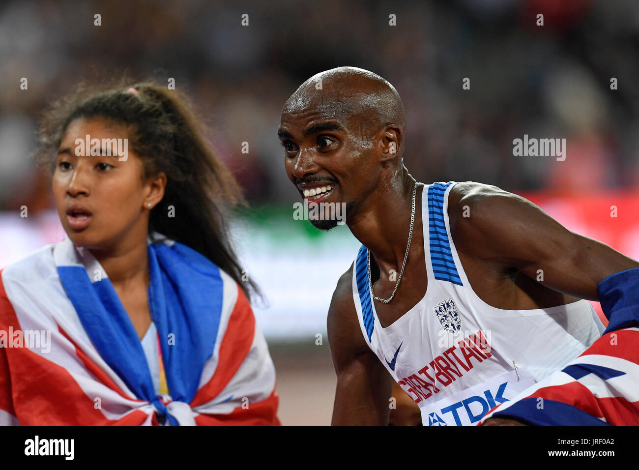 London, UK. 4th Aug, 2017. Mo Farah celebrates with his family as he ...